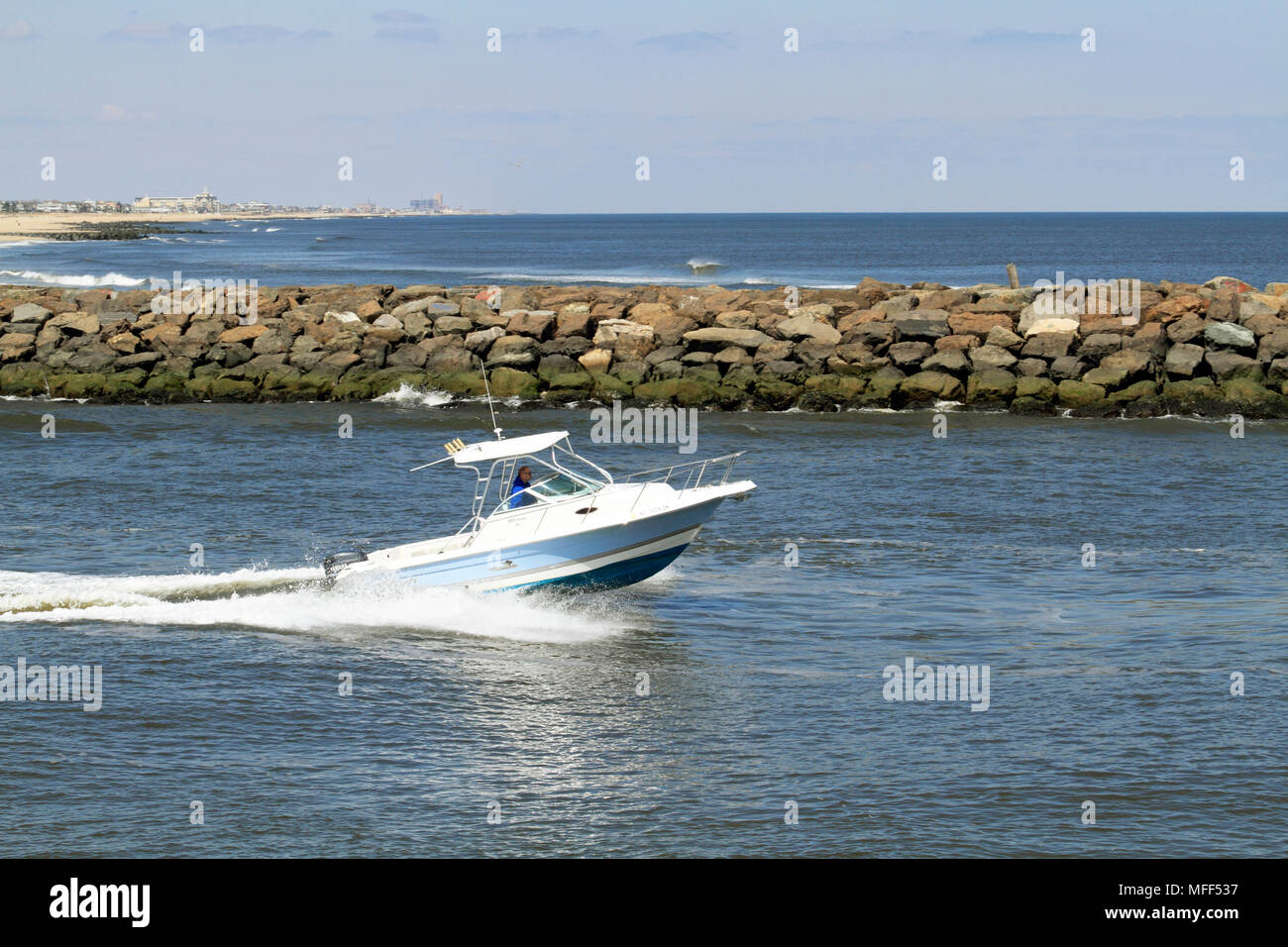 Coastal waterway hi-res stock photography and images - Alamy