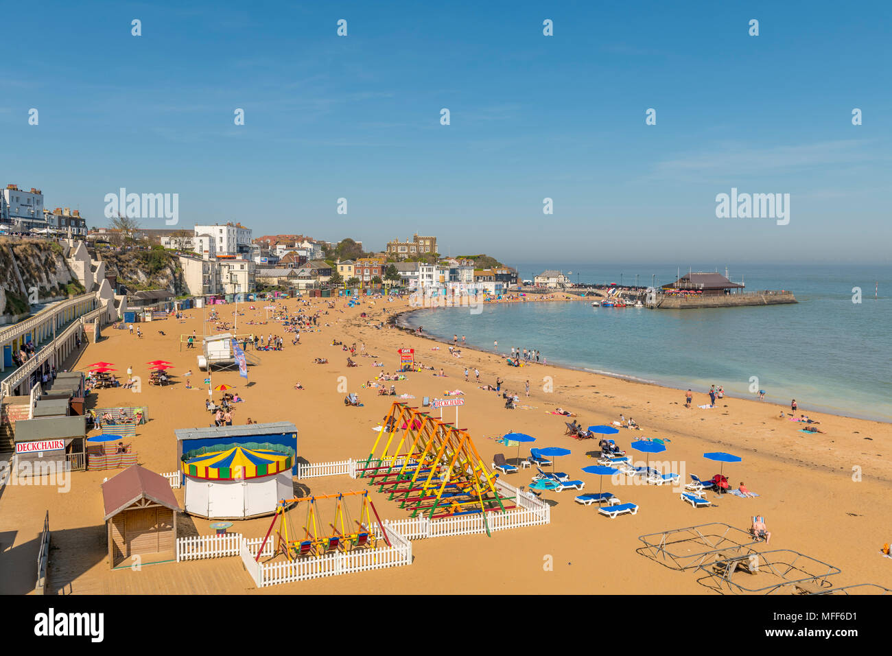 Viking bay broadstairs, a sandy beach on a sunny day Stock Photo - Alamy