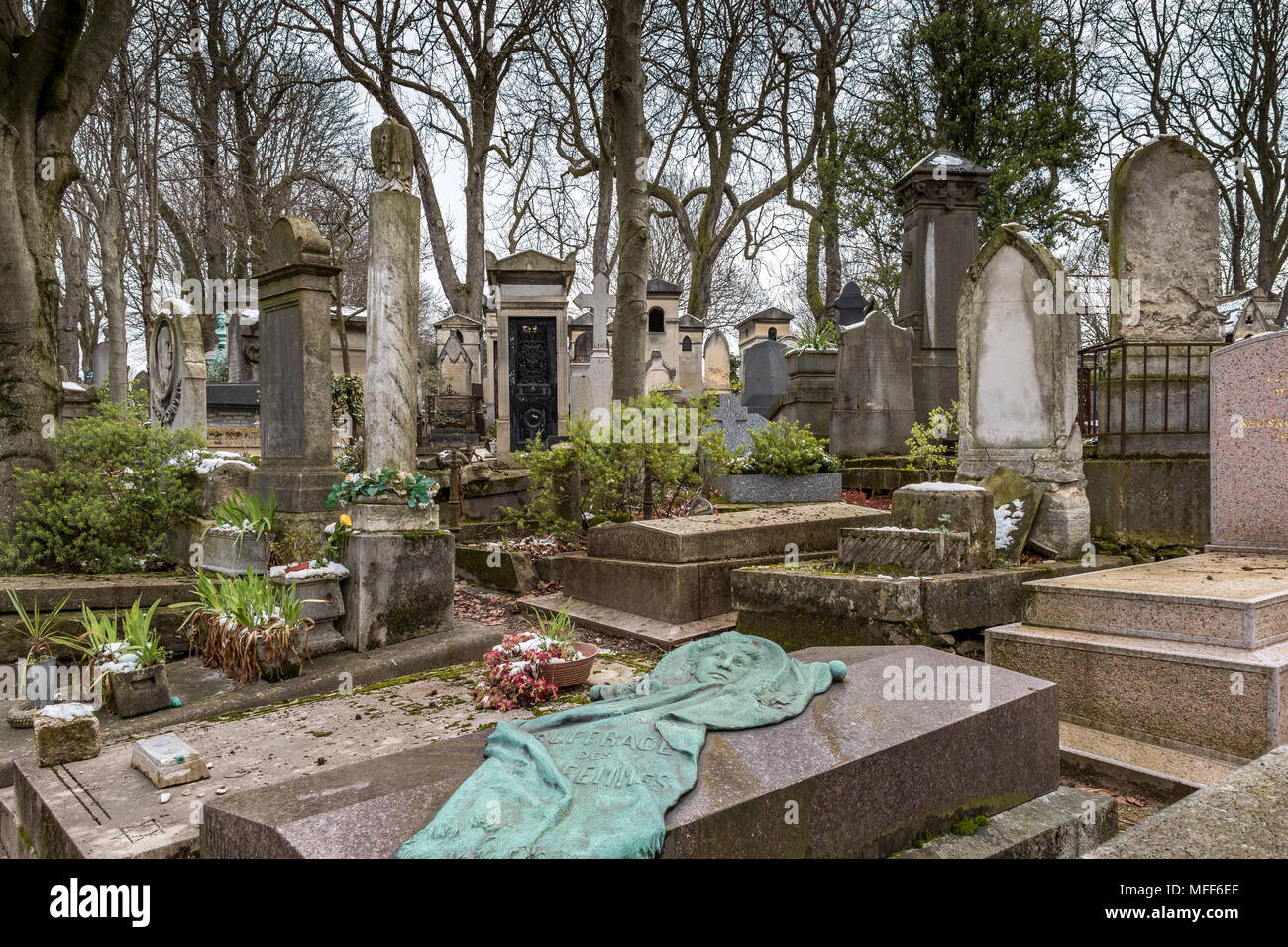 Père Lachaise Cemetery, the largest cemetery in Paris, located in the ...