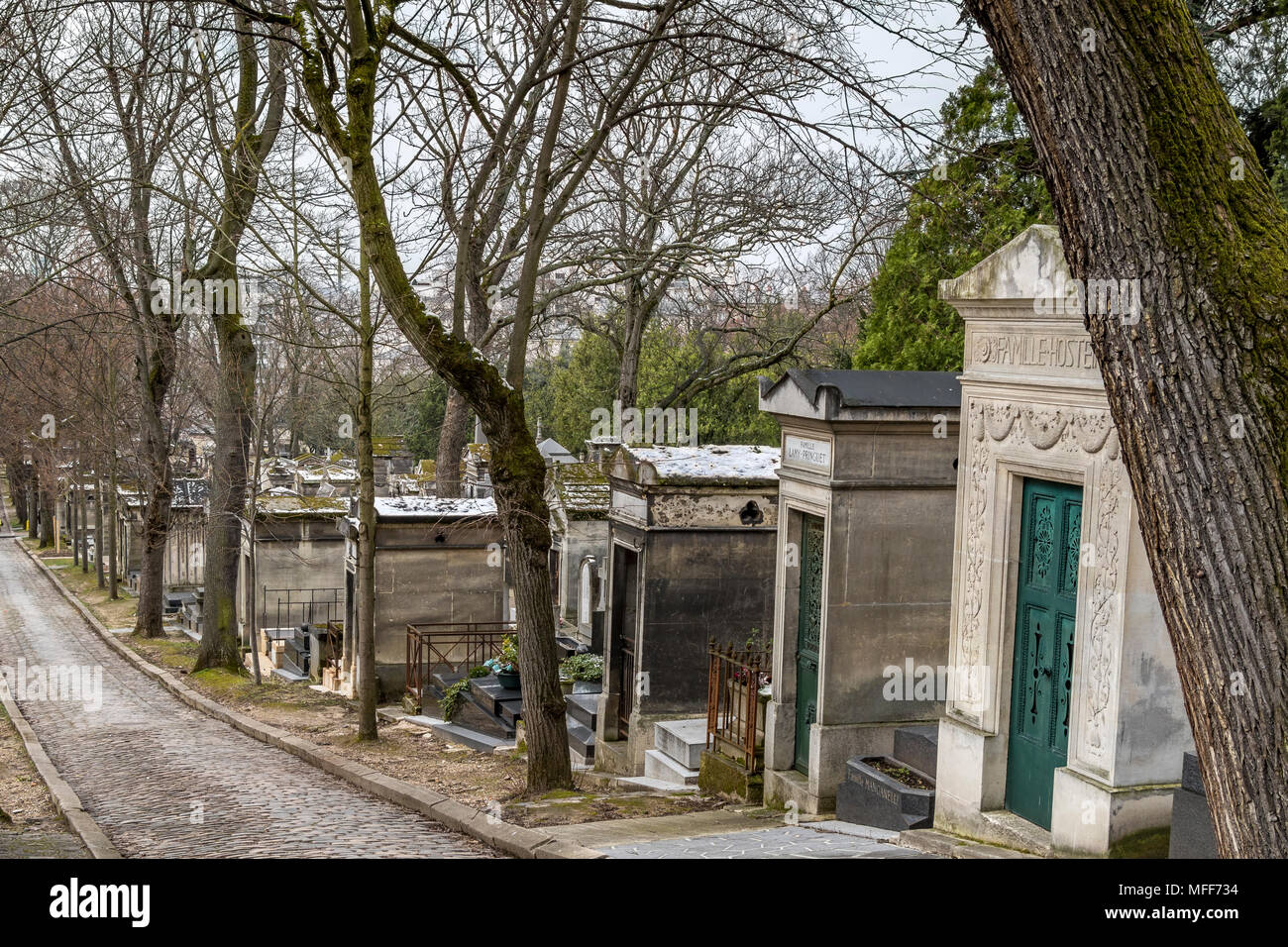 Père Lachaise Cemetery, the largest cemetery in Paris, located in the ...