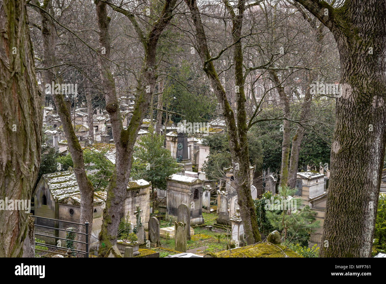 Père Lachaise Cemetery, the largest cemetery in Paris, located in the ...