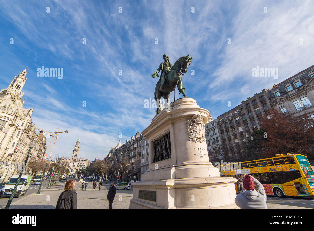 Porto statue hi-res stock photography and images - Alamy