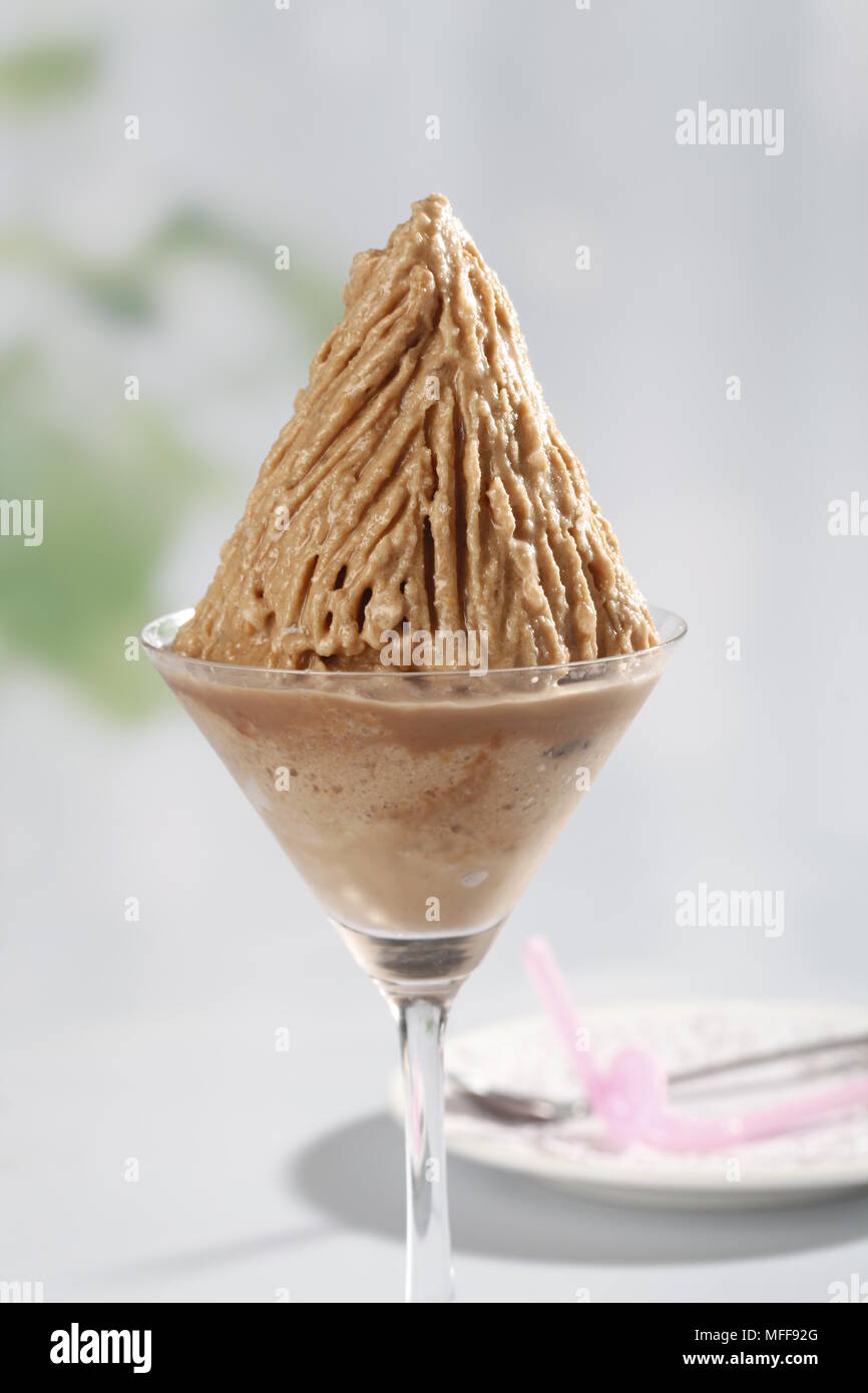 peanut shaved ice Stock Photo - Alamy