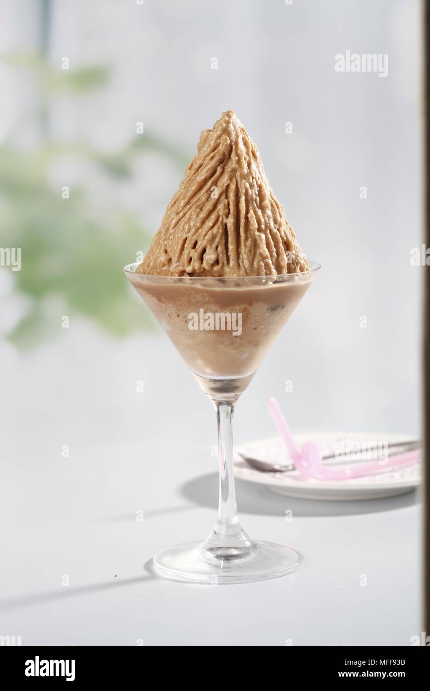 peanut shaved ice Stock Photo - Alamy