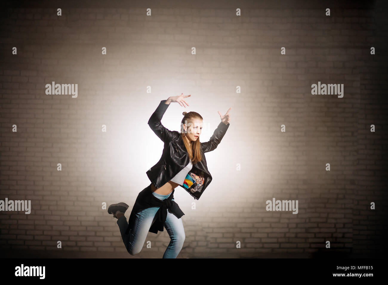Female street rapper hi-res stock photography and images - Alamy