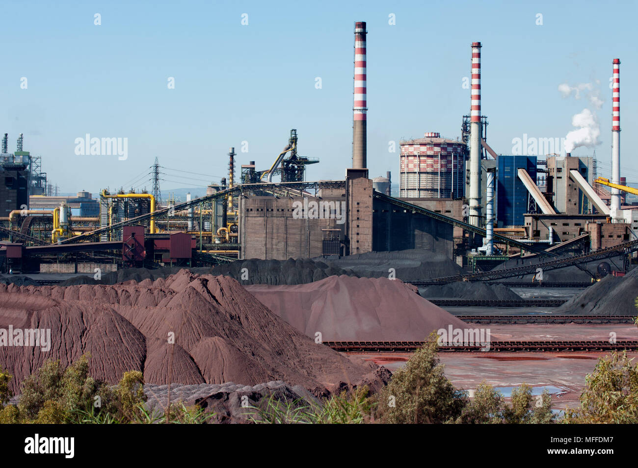 Taranto. ILVA steel factory, mineral site. Italy Stock Photo - Alamy