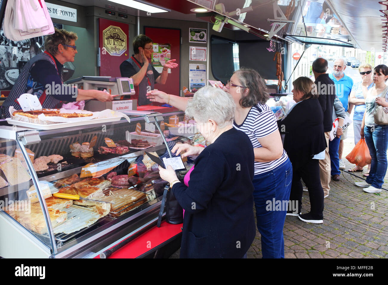 Cake stall cakes stalls market hi-res stock photography and images - Alamy