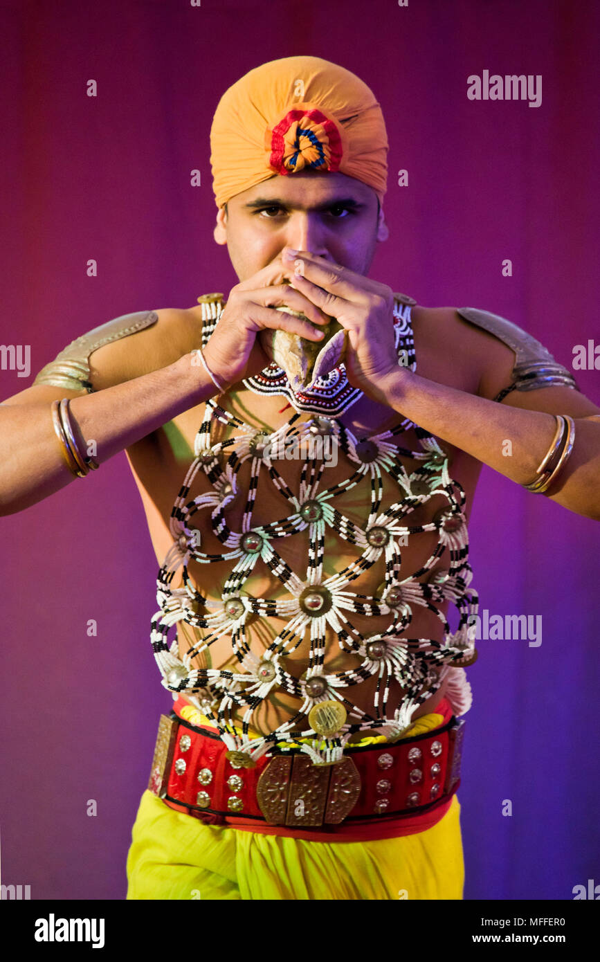 Conch horn hi-res stock photography and images - Alamy