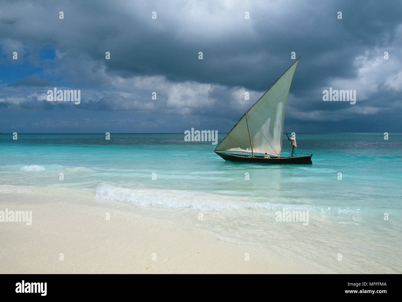 Lateen rigged hi-res stock photography and images - Alamy