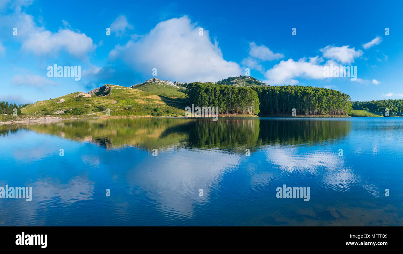 El juncal reservoir embalse el juncal hi-res stock photography and ...