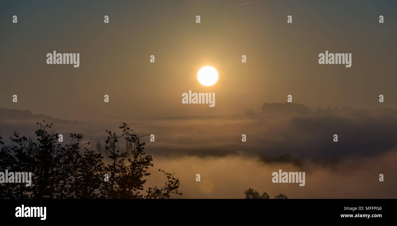 Panoramic sunrise over water hi-res stock photography and images - Alamy