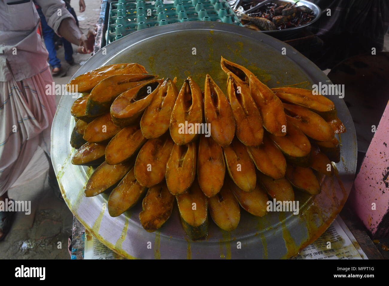 Hilsa(ilish) fish ready for being cooked Stock Photo - Alamy