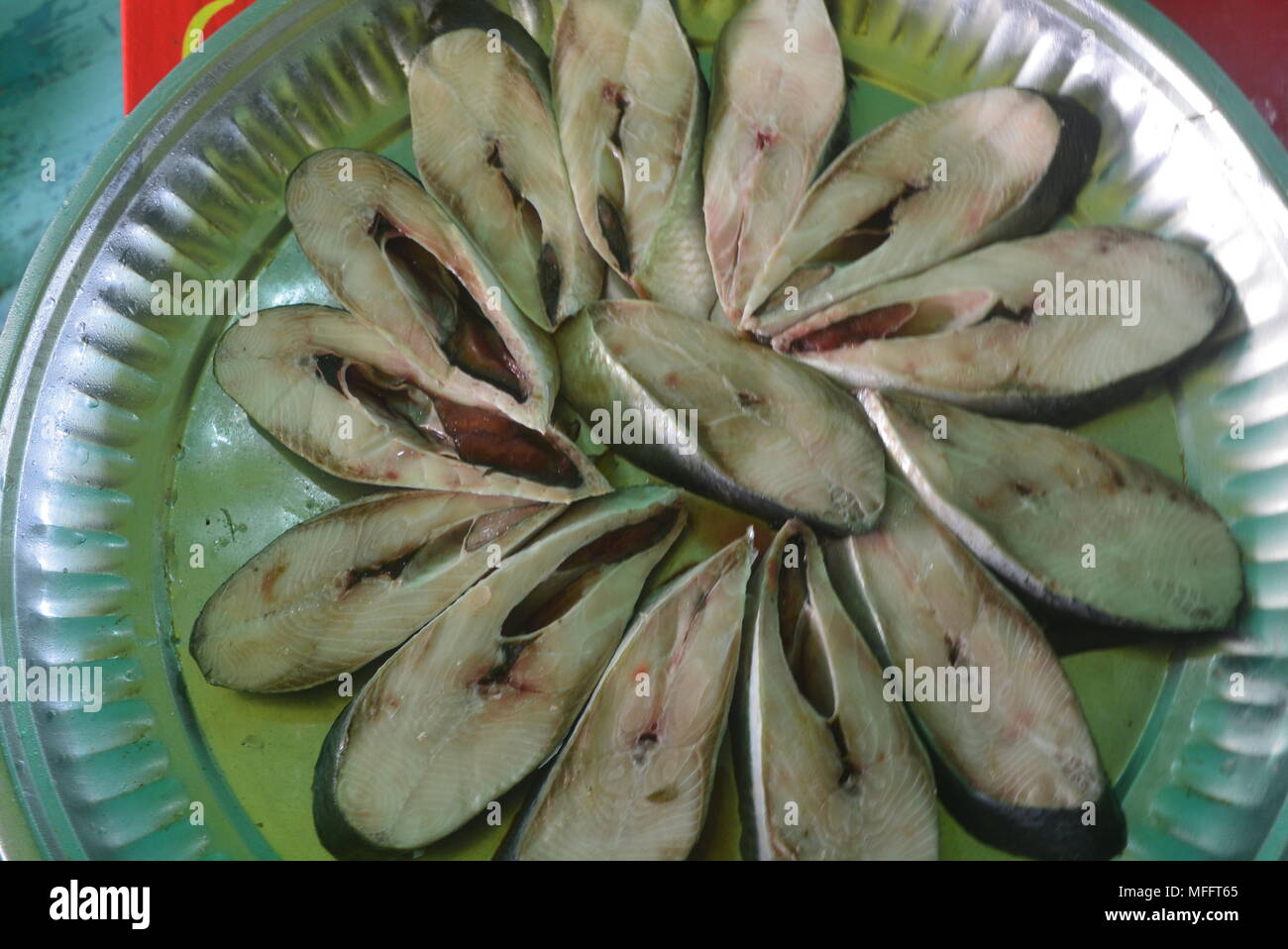Hilsa(ilish) fish ready for being cooked Stock Photo - Alamy