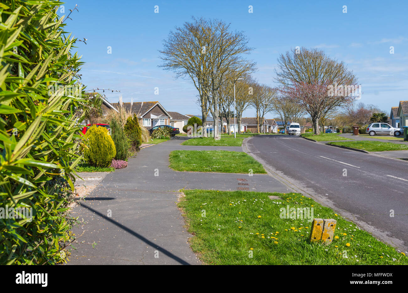 Suburban england hi-res stock photography and images - Alamy