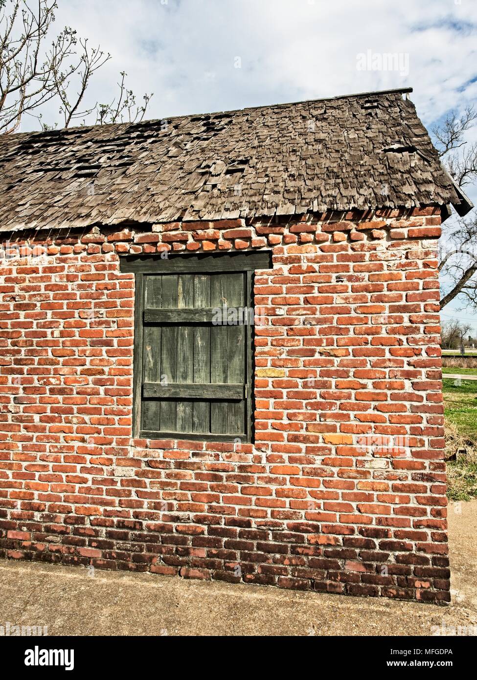 Burnt brick house hi-res stock photography and images - Alamy