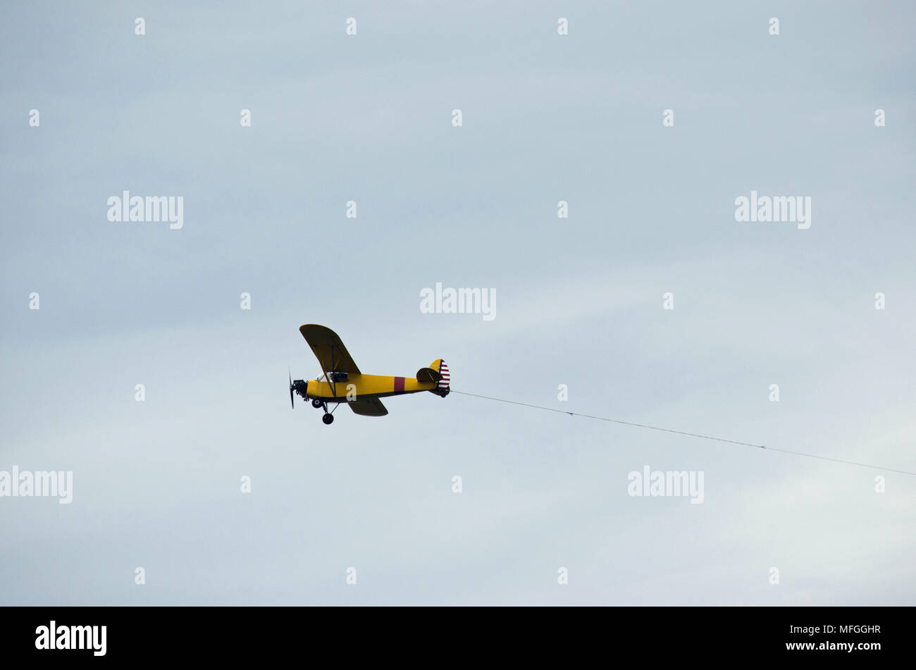 small plane flying Stock Photo - Alamy