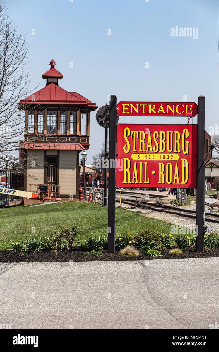 Lancaster railway station entrance hi-res stock photography and images ...