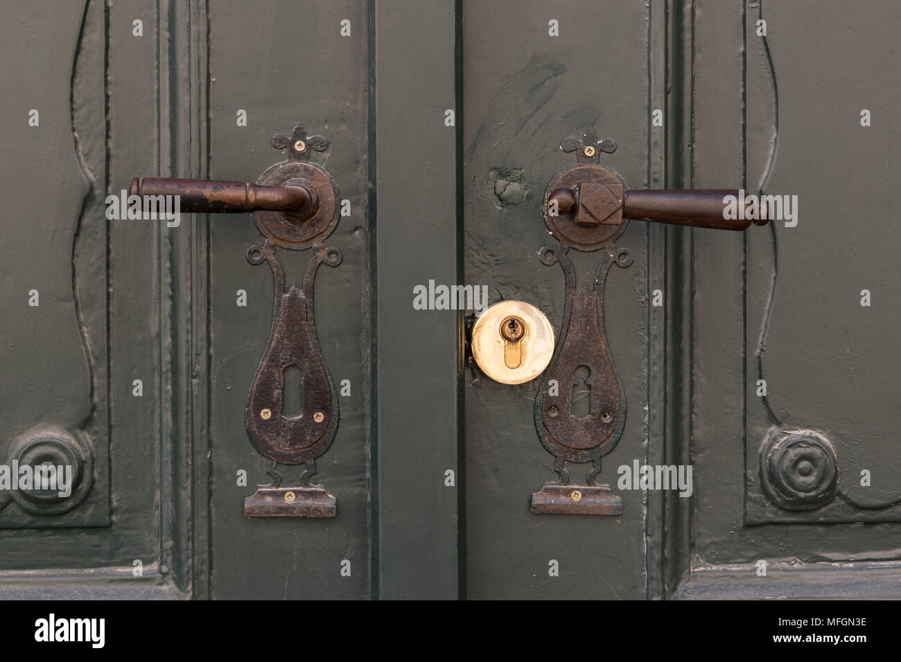 Vintage door handles hi-res stock photography and images - Alamy