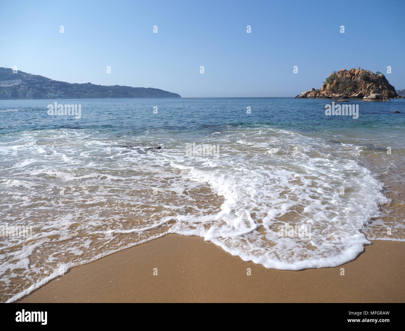 Beautiful scenery of rocks at bay of ACAPULCO city in Mexico, Pacific ...