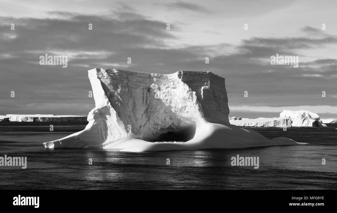 Icebergs in the Antarctic Sound Stock Photo - Alamy