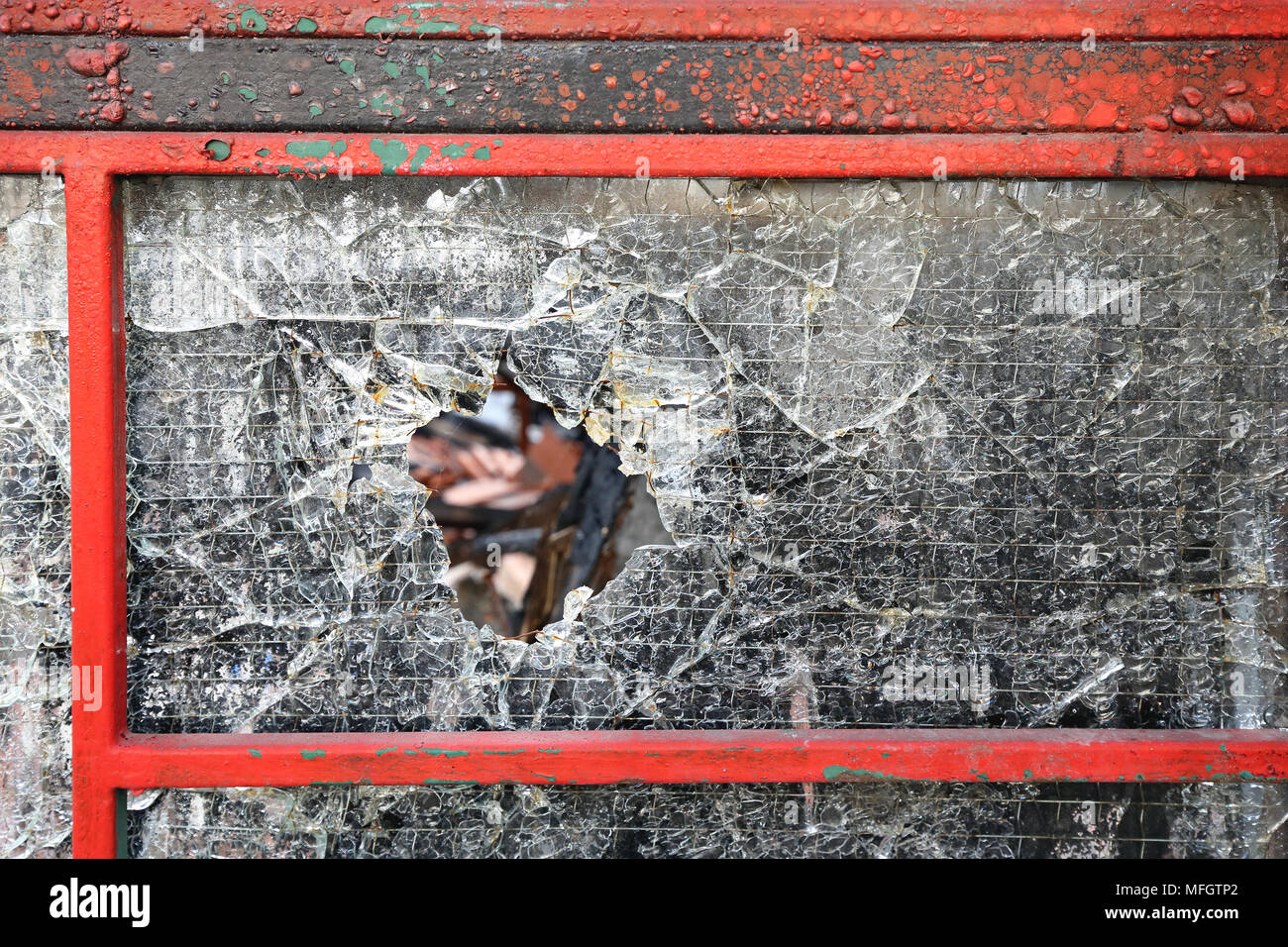 Tempered glass reinforced glass hi-res stock photography and images - Alamy