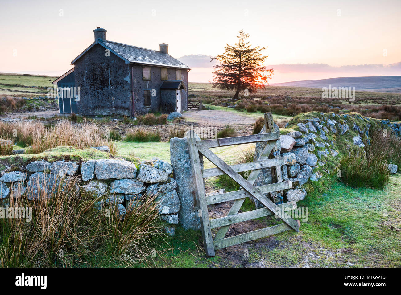 Nuns cross farm hi-res stock photography and images - Alamy