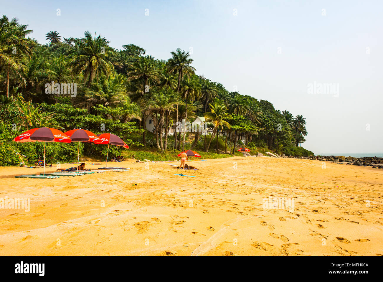 Horizontal view remote beach hi-res stock photography and images - Alamy
