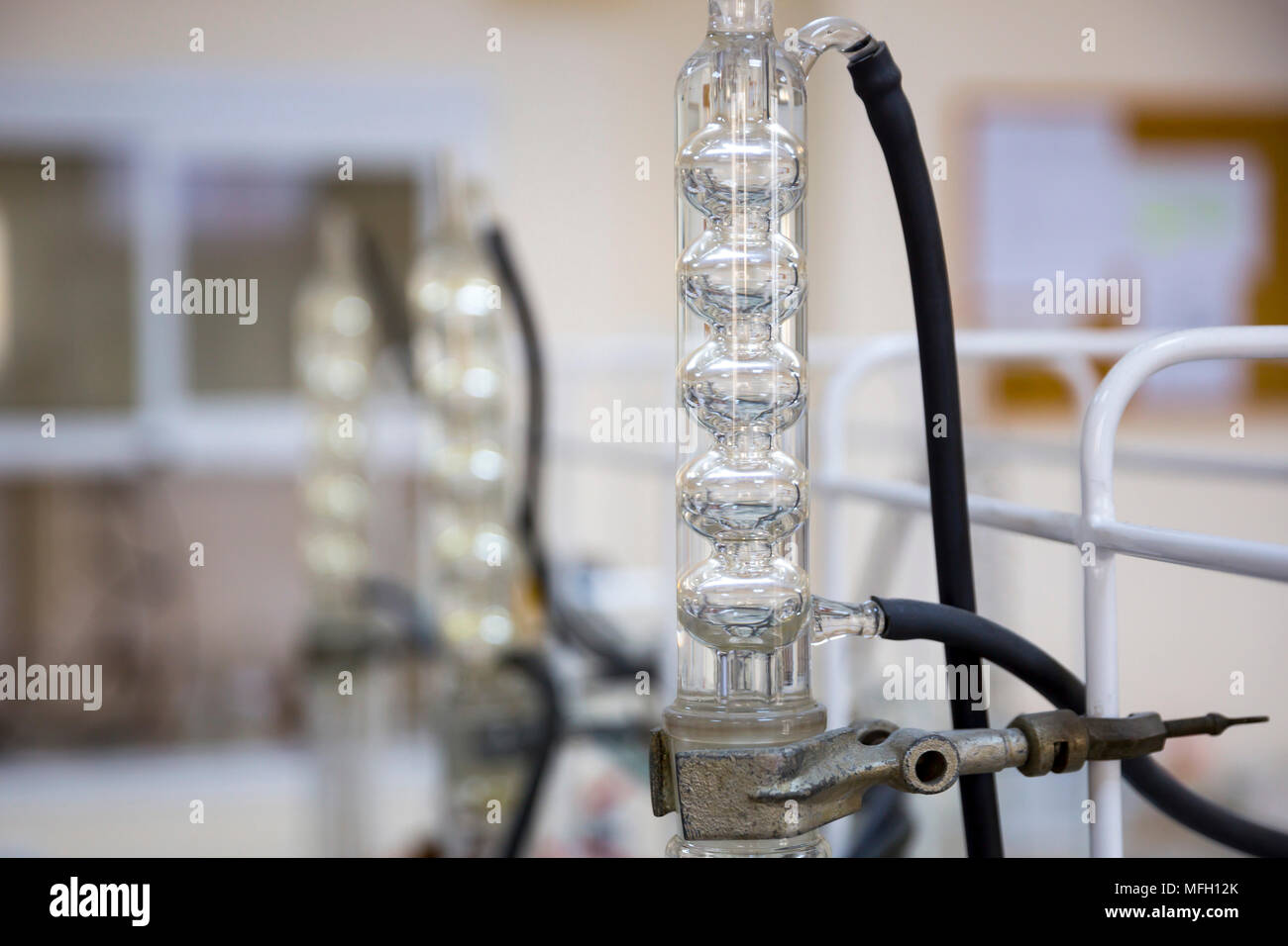 Lab glass hi-res stock photography and images - Alamy