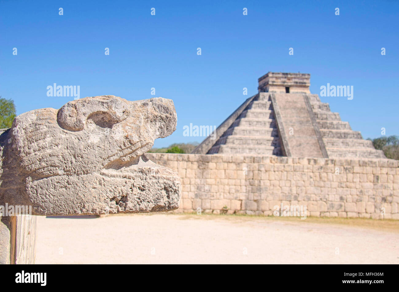 The most remarkable structure at the Chichen Itza archaeological mayan ...