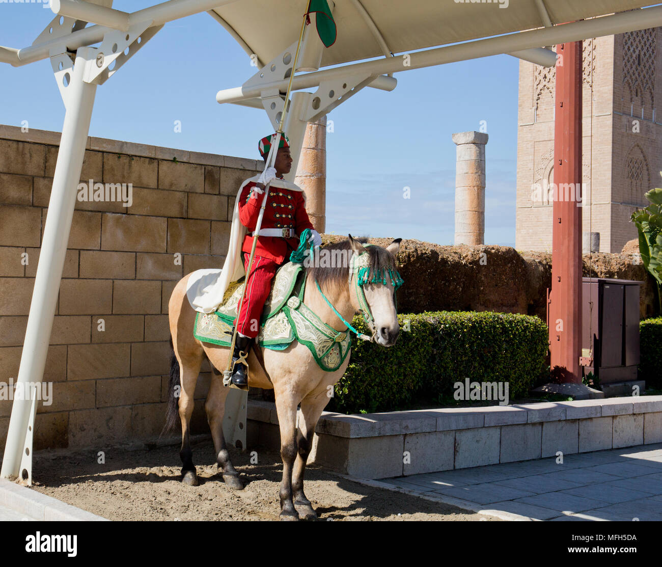 Royal guards at gate to Hassan tower and Mausoleum of Mohammed V, Rabat ...