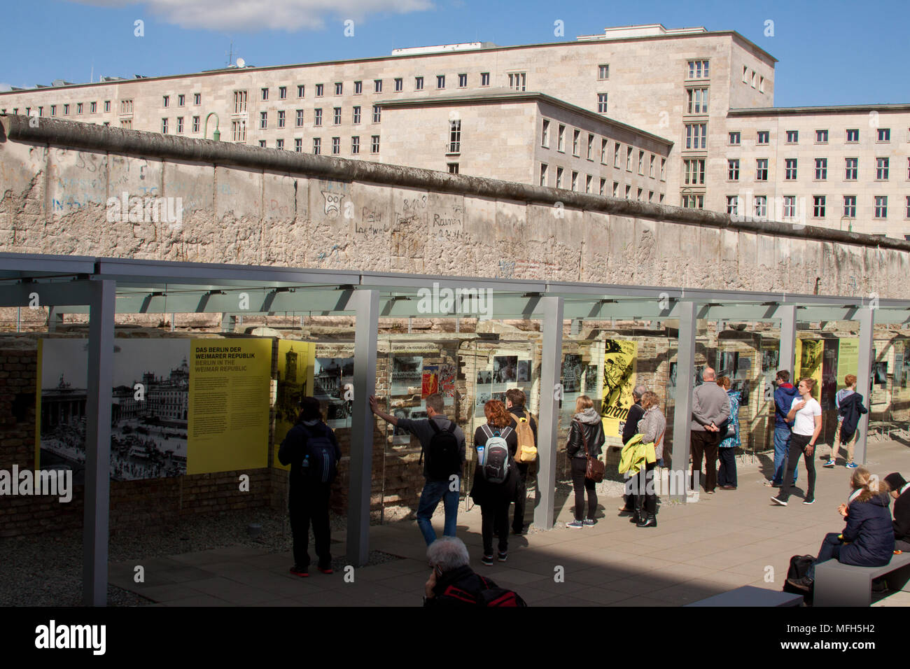 Berlin wall monument sign historic hi-res stock photography and images ...