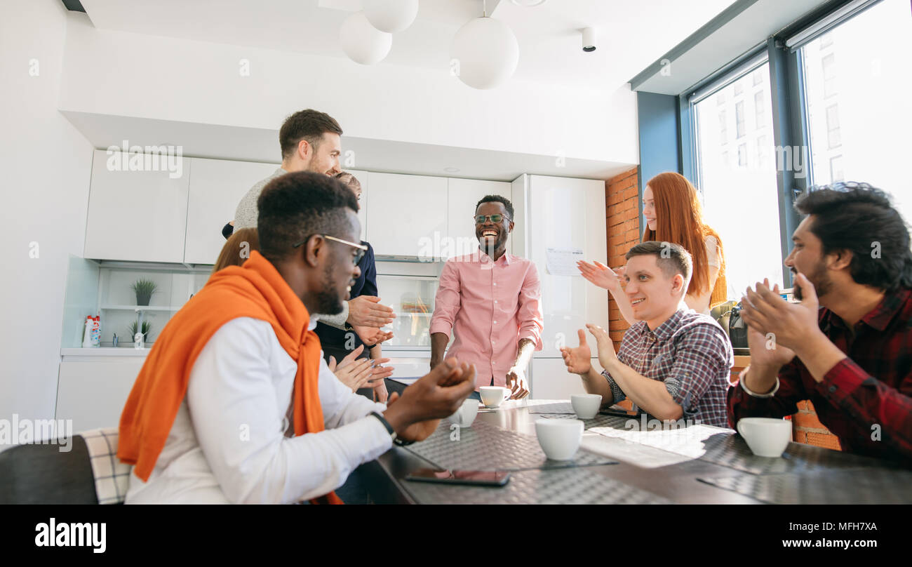 Group friends in canteen hi-res stock photography and images - Alamy