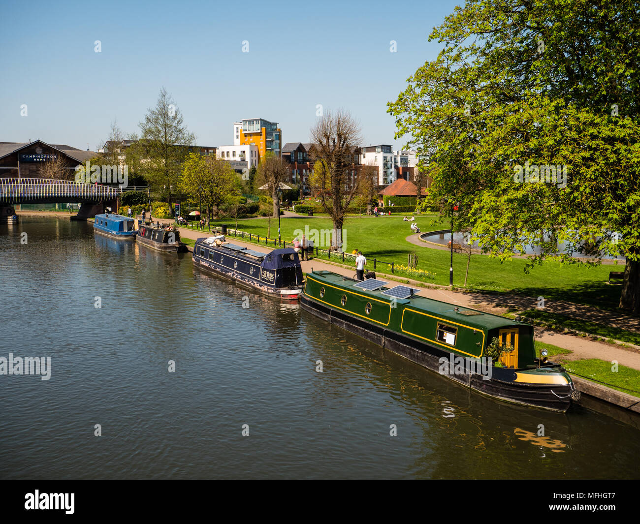 River Kennet, Narrow Boats, Victoria Park, Newbury, Berkshire, England ...