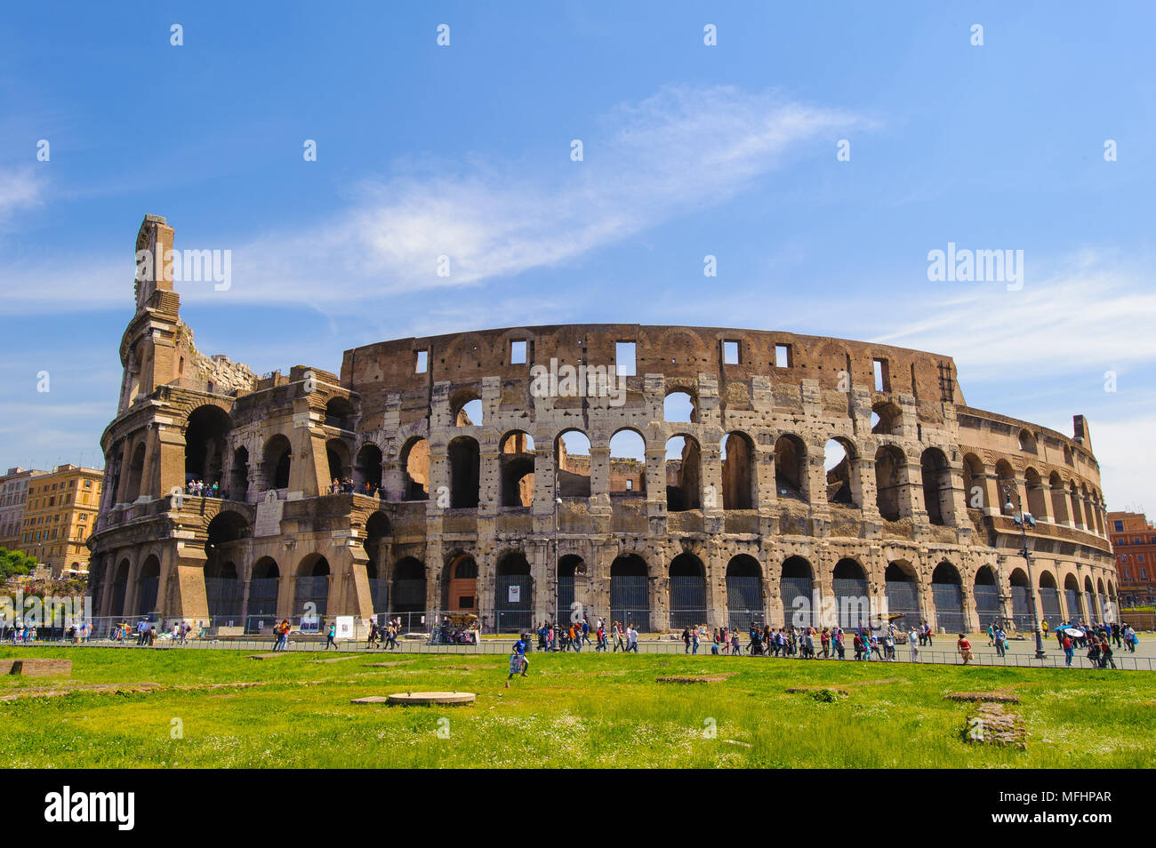 Rome side view arches exterior hi-res stock photography and images - Alamy