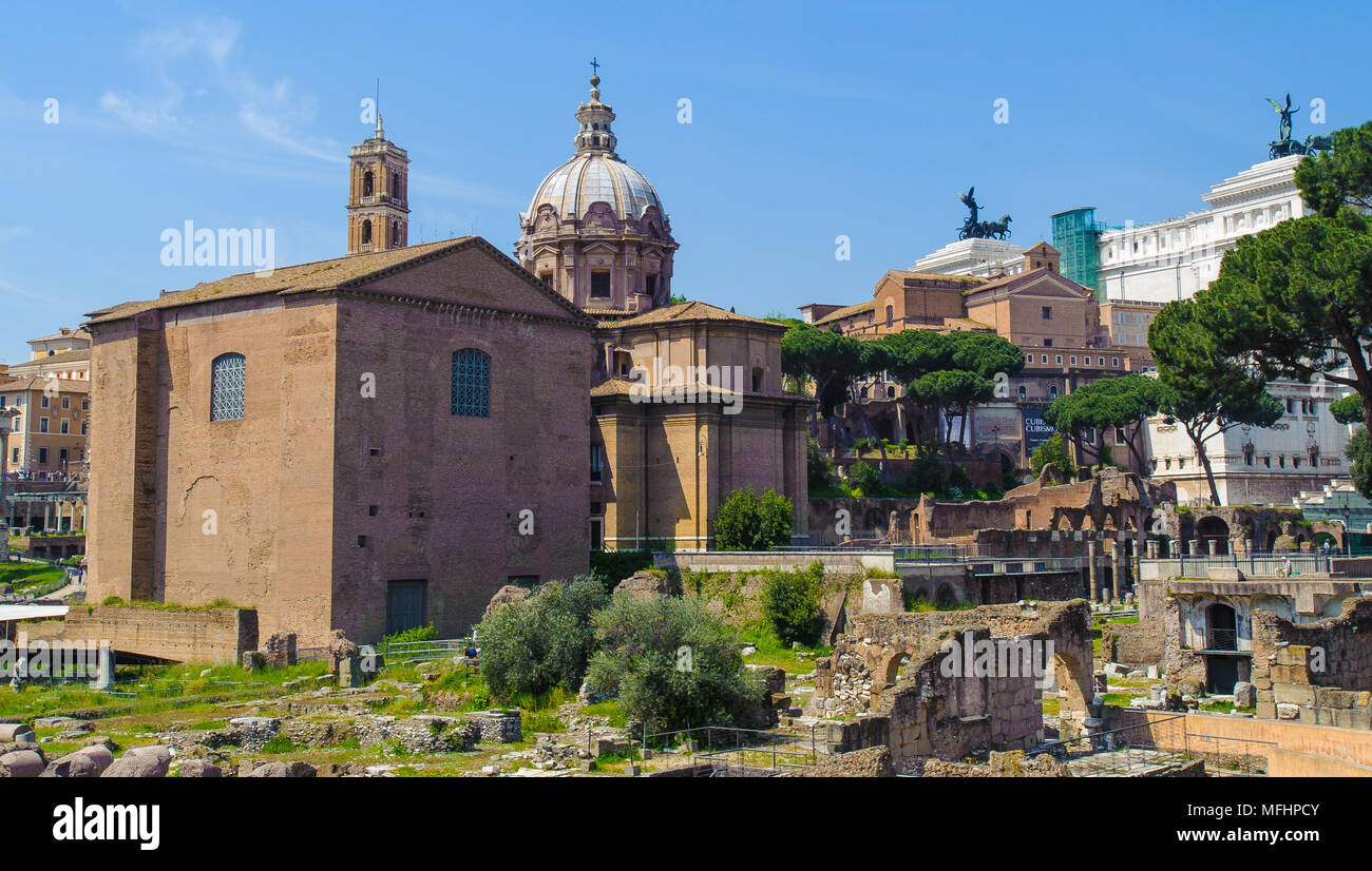 Roman Forum buildings among the ruins Stock Photo - Alamy