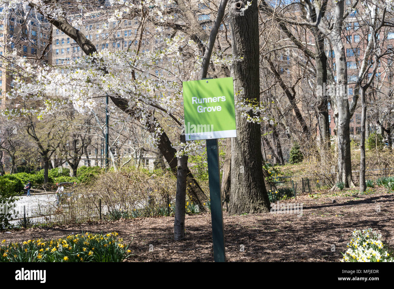 Runners sign hi-res stock photography and images - Alamy