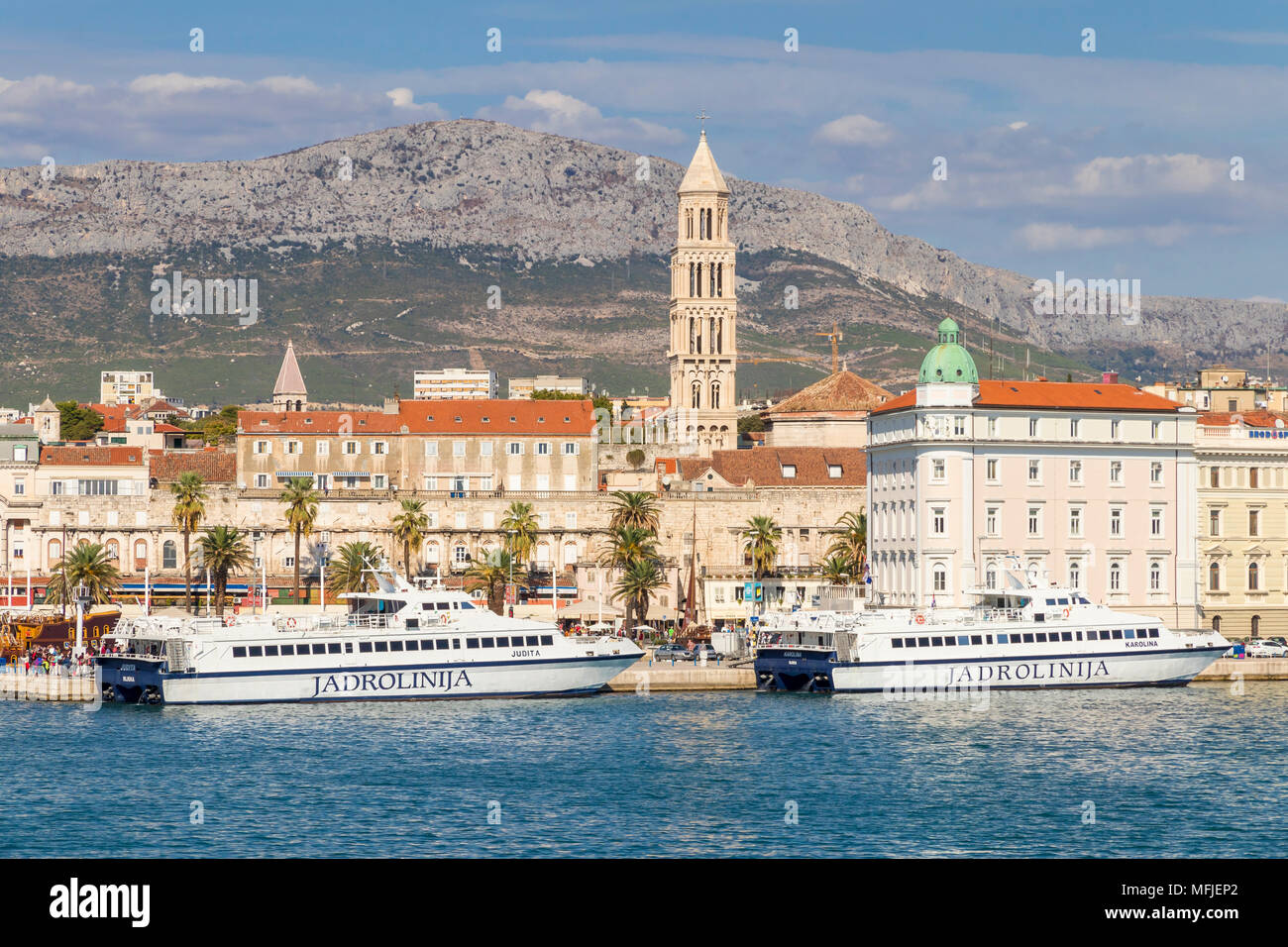 Cityscape full land hi-res stock photography and images - Alamy