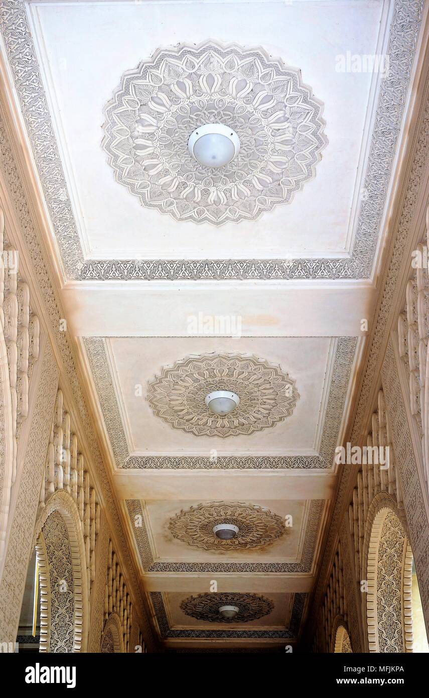 mandala ceiling decorative Stock Photo - Alamy