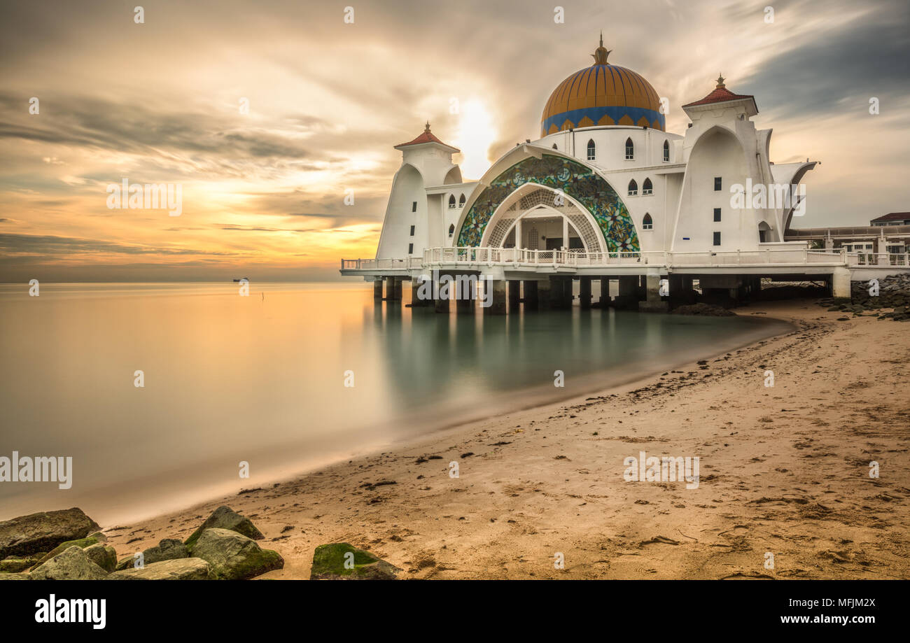 majestic floating mosque of malaka Stock Photo - Alamy
