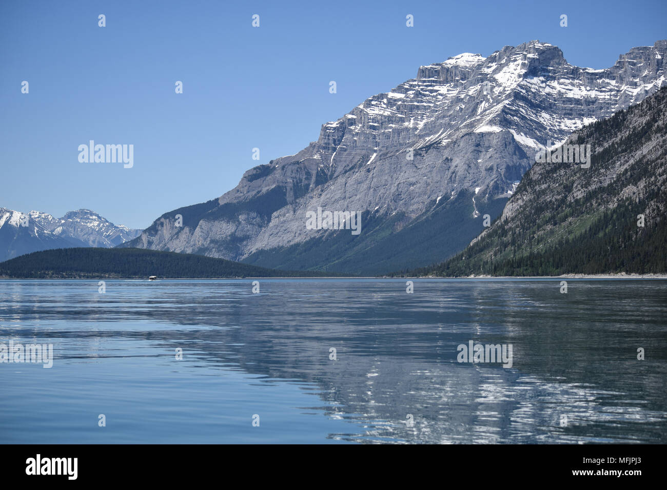Crystal lake alberta canada hi-res stock photography and images - Alamy