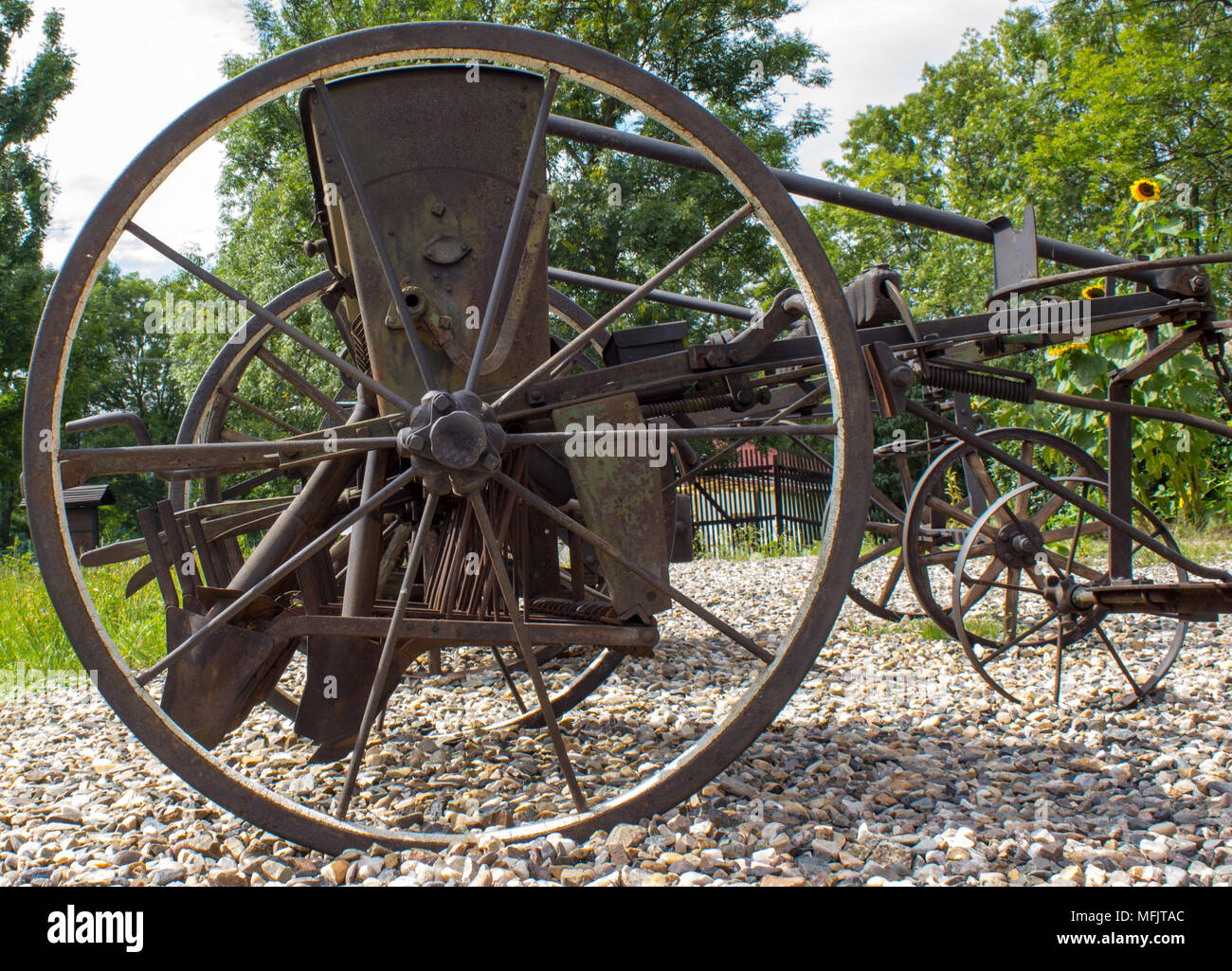 Seeding machine hi-res stock photography and images - Alamy
