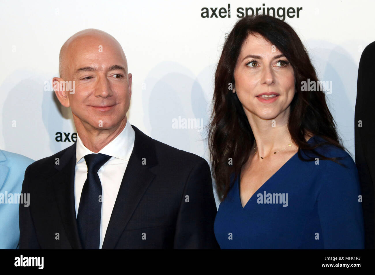 Mackenzie bezos hi-res stock photography and images - Alamy