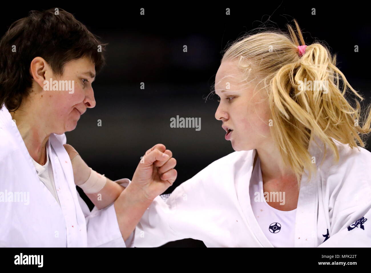 Tokyo Metropolitan Gymnasium, Tokyo, Japan. 22nd Apr, 2018. (L-R) Anna ...