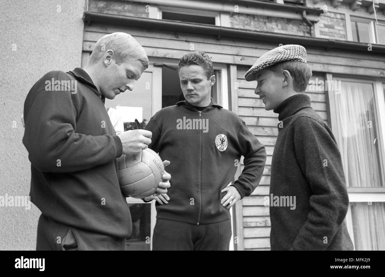 Karl heinz schnellinger hi-res stock photography and images - Alamy