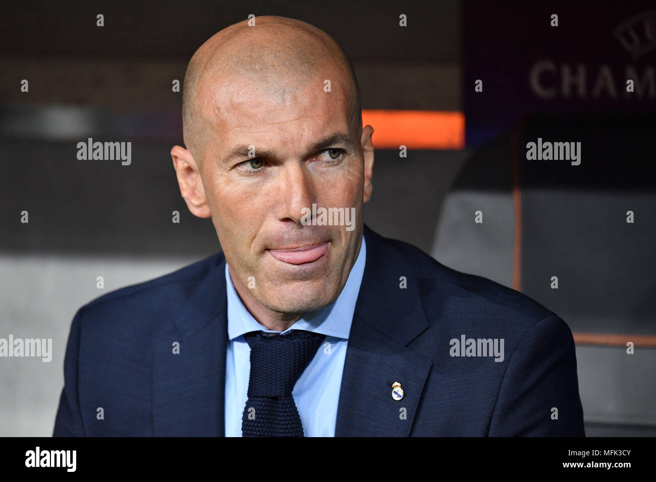 Zinedine zidane coach real madrid hi-res stock photography and images ...