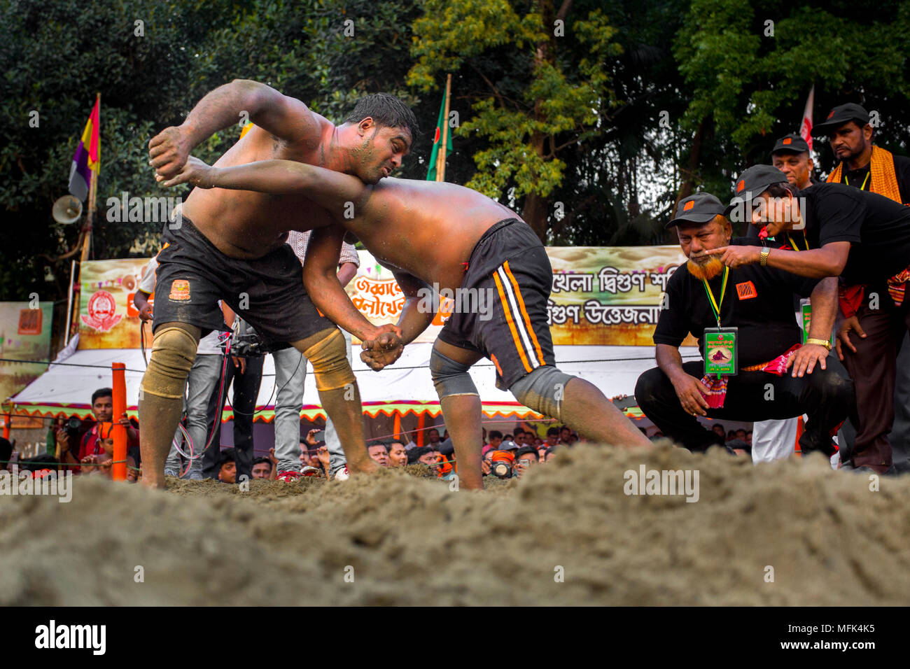 Jabbar er boli khela hi-res stock photography and images - Alamy
