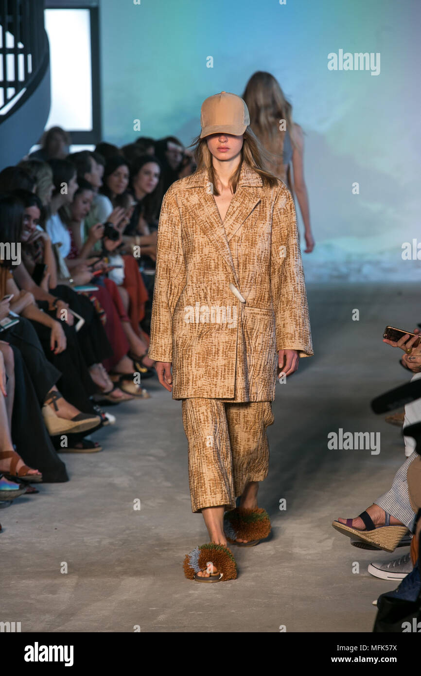 SÃO PAULO, SP - 25.04.2018: SPFW N45 - A. Niemeyer collection parade on ...