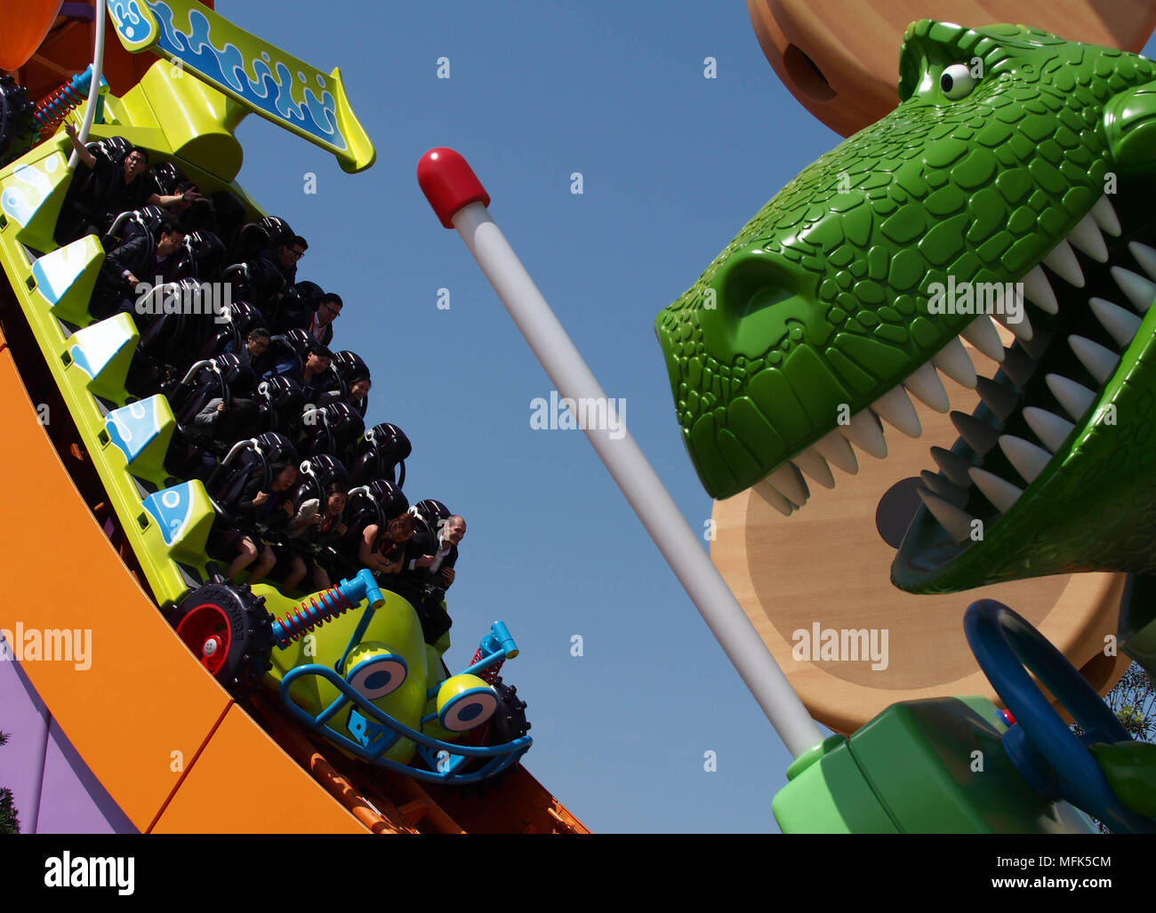 Shanghai, China. 26th Apr, 2018. Tourists try "Rex's Racer" at the ...