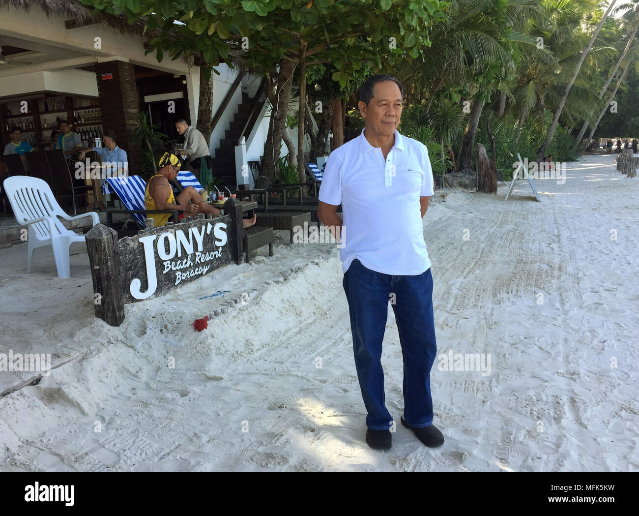 Fully booked restaurant hi-res stock photography and images - Alamy