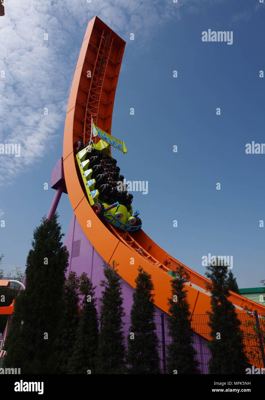 Shanghai, China. 26th Apr, 2018. Tourists try "Rex's Racer" at the ...